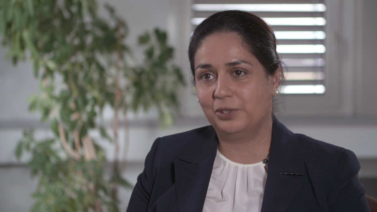 Sauber F1 Team 2017 Interviews – Monisha Kaltenborn - YouTube