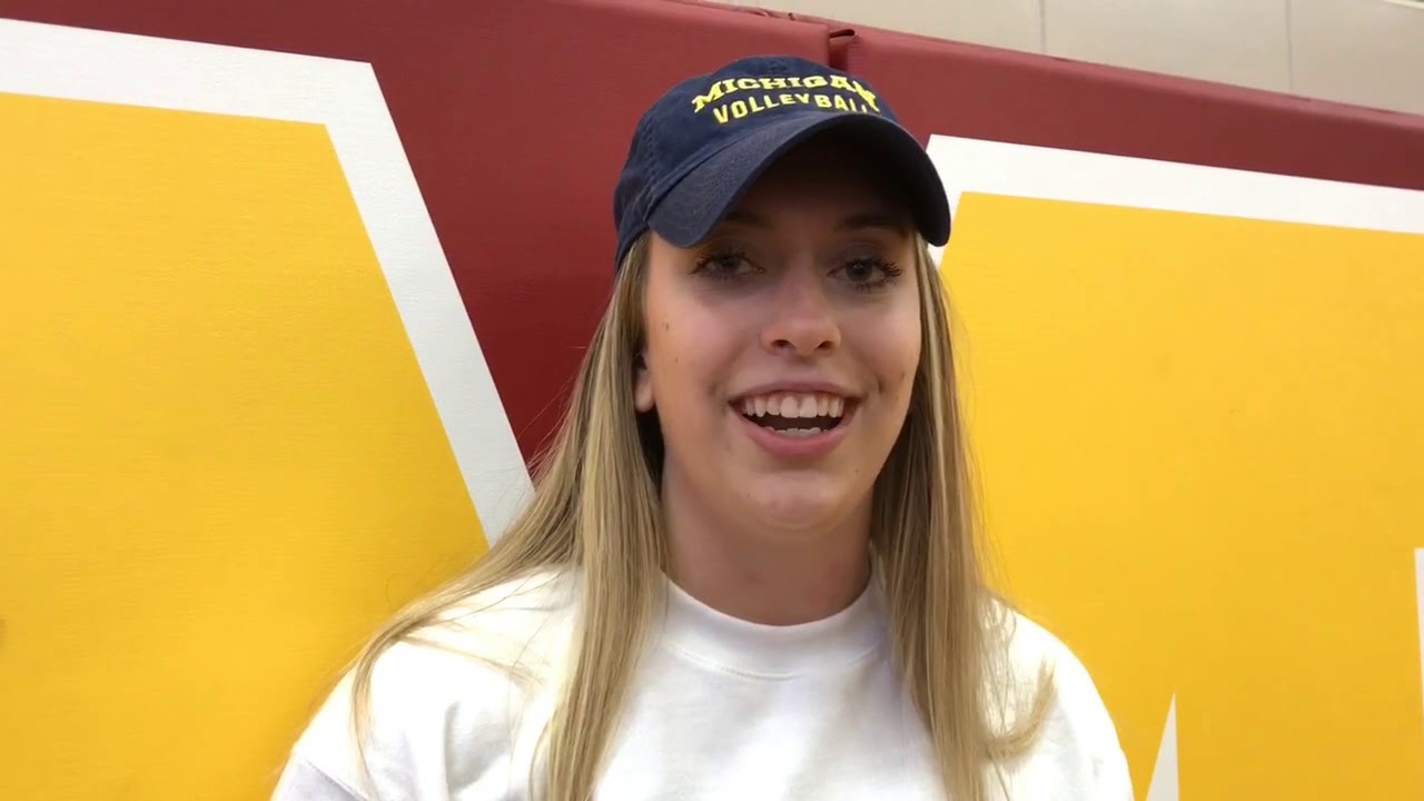 Watch Jess Mruzik get surprised with 2019 Miss Volleyball award - YouTube