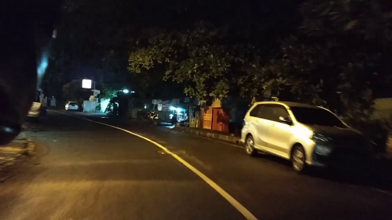 Vlog in Bali - down the road on Nusa Dua at night - YouTube