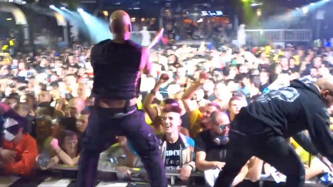 Rotterdam Terror Corps live at Number One (Sala 2) Halloween Party ...