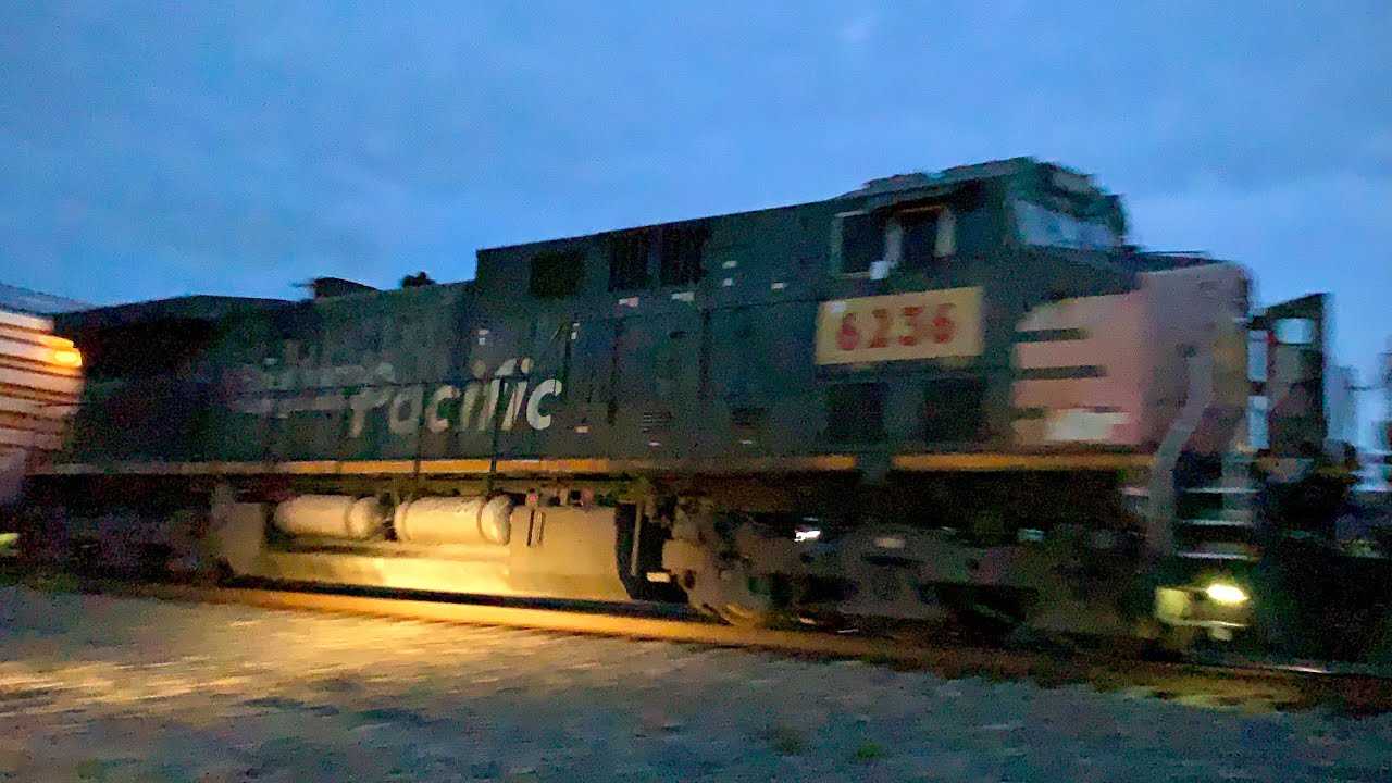 UP 6236 "Southern Pacific" Original Paint Unit Trails on CSX Q367! - YouTube
