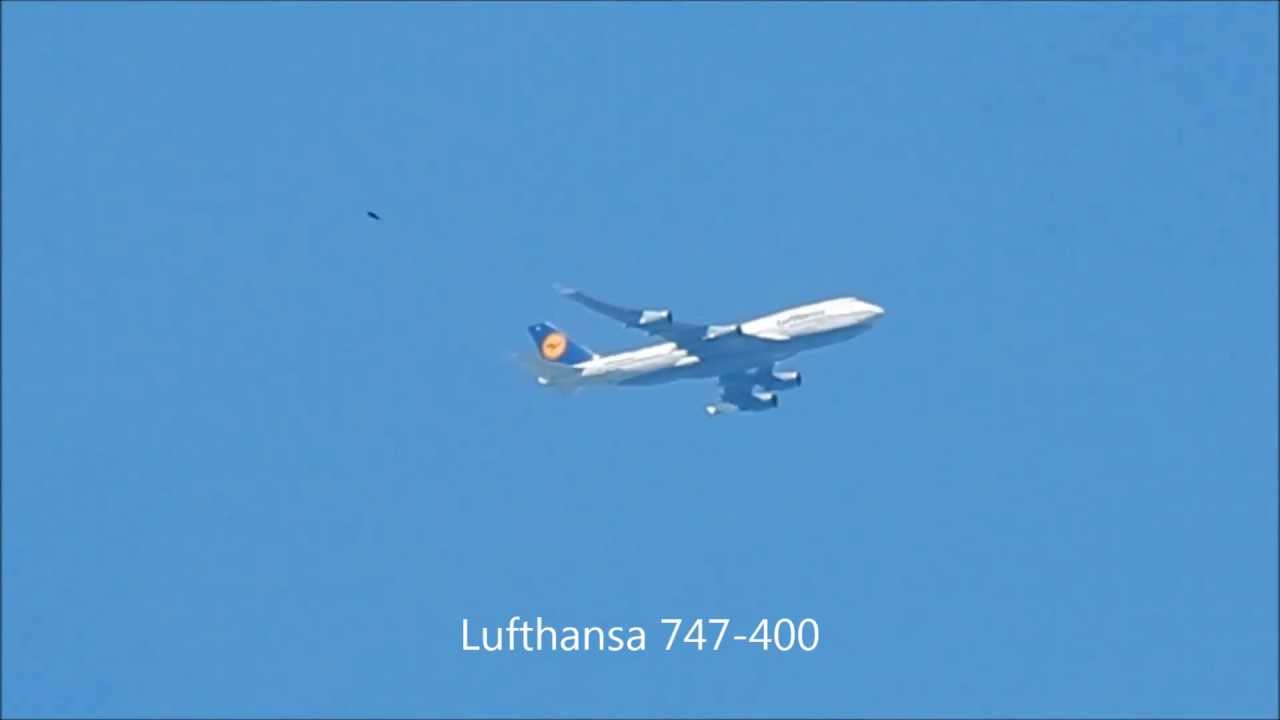 Departing and Overflying Planes [FullHD] | Nikon L820 - YouTube