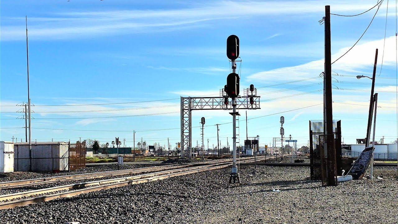 Stockton Diamond Railfanning - YouTube