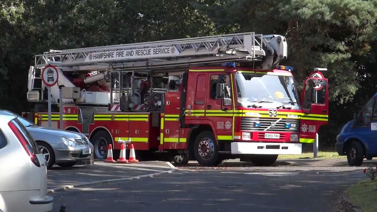 Hampshire Fire & Rescue Service - 58 Hardley Volvo CAFS Rescue Pump On ...