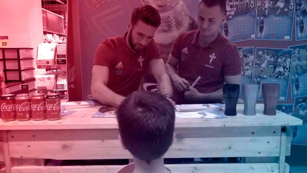 Coca-Cola reúne a Sergi y Lobotka con el celtismo - YouTube
