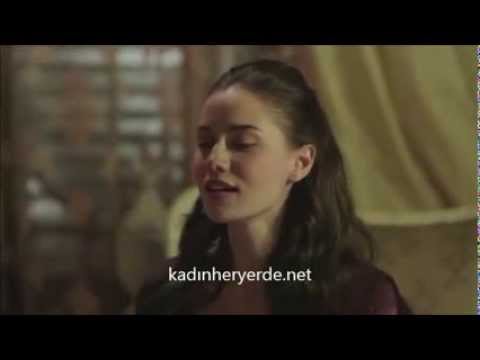 Fahriye Evcen - Bahçede Yeşil Çınar