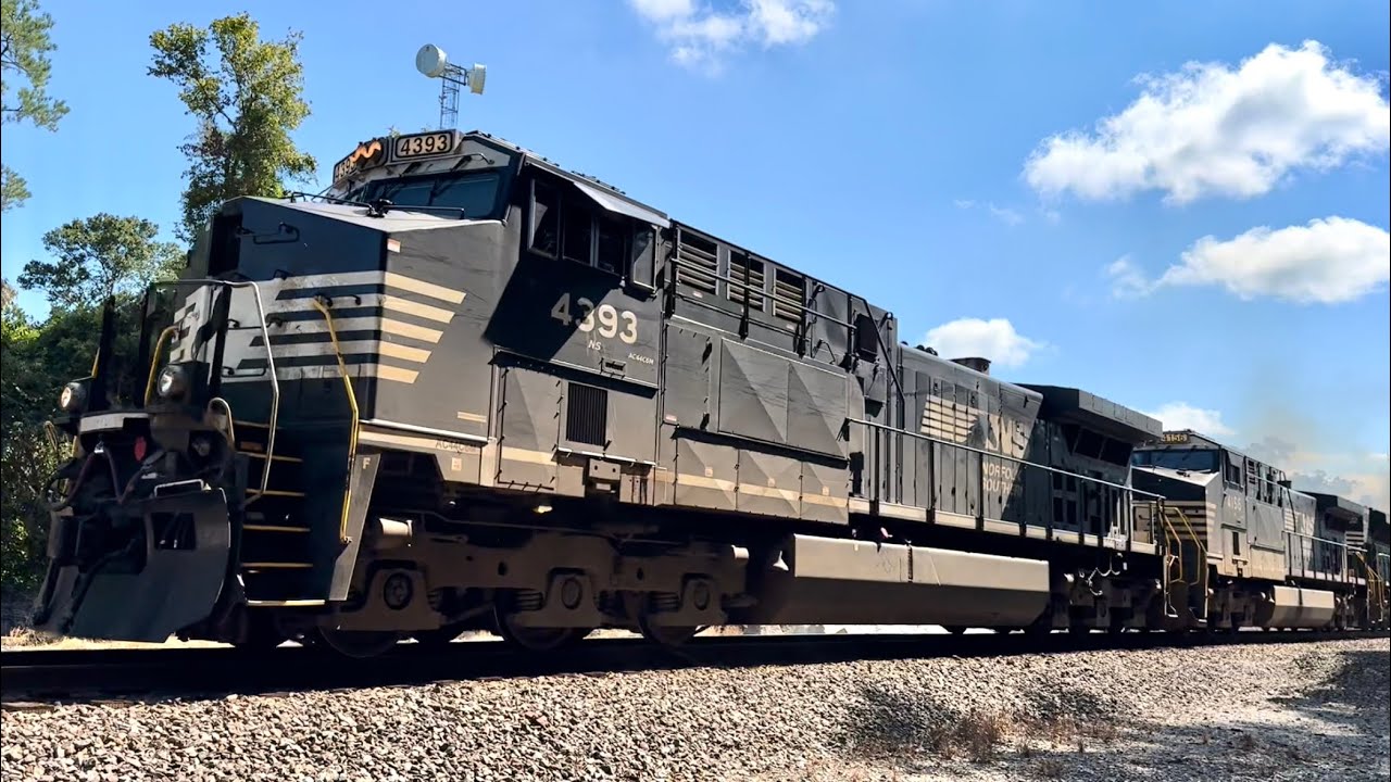 Norfolk Southern AC44C6M 4393 Leads NS 330 at Crawford, FL - YouTube