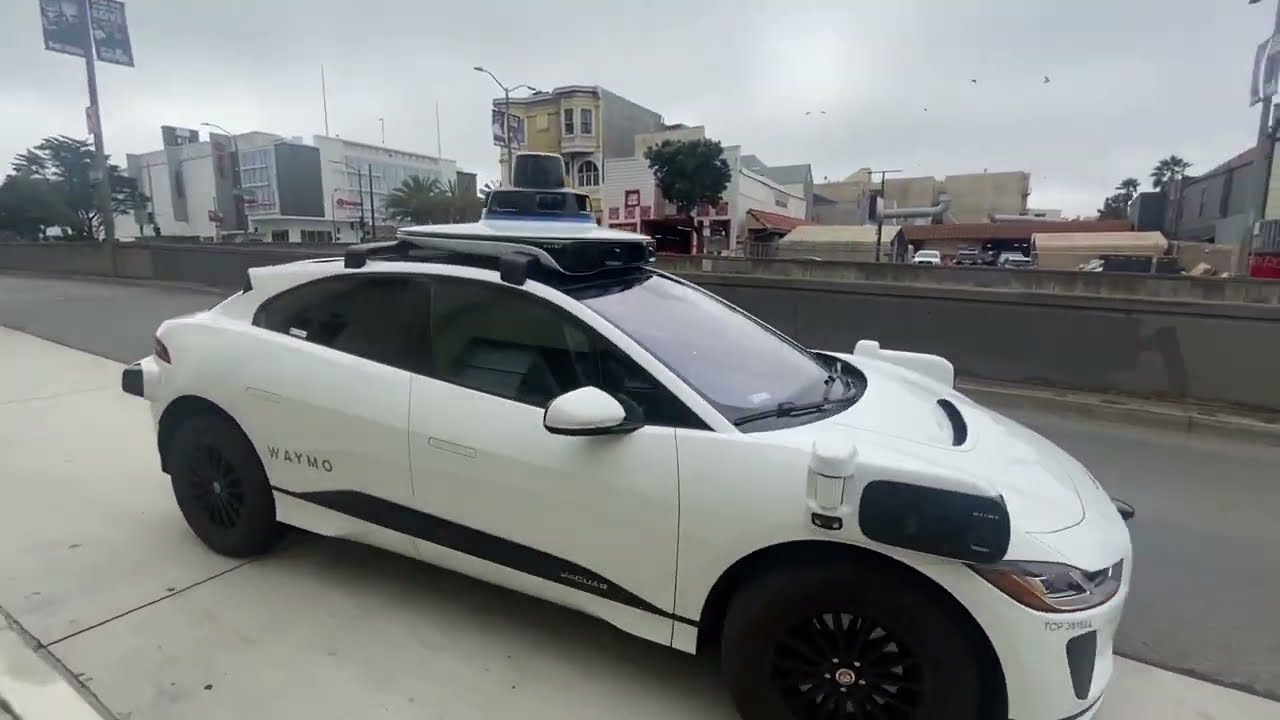 Waymo fully autonomous driving in San Francisco - YouTube