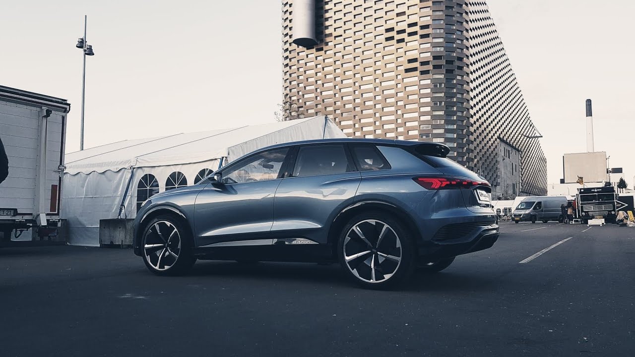 Audi Q4 Drivng. Copenhagen/Amager - YouTube