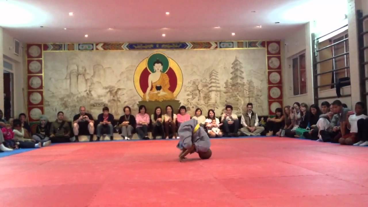 Shaolin Temple UK show - YouTube