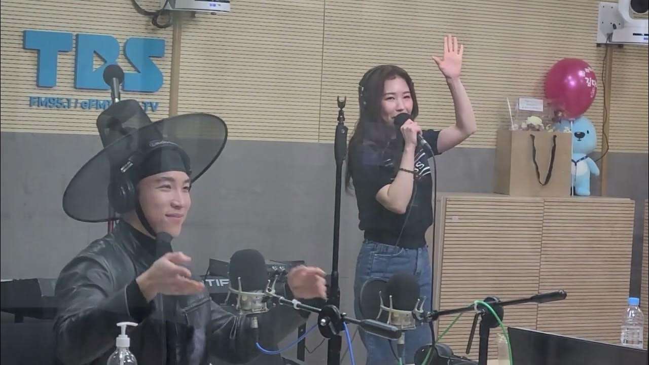 [TBS강지연 이민준의 9595쇼]한가빈 - "꽃바람"(New Ver.) - YouTube