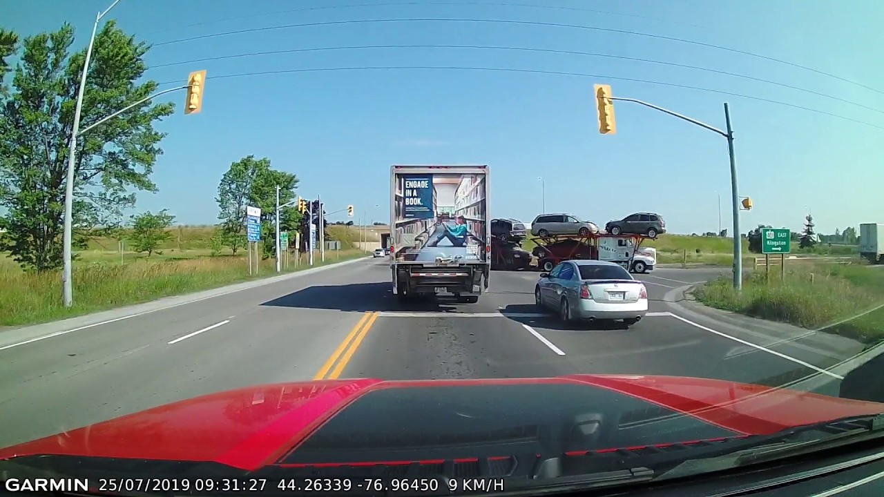Turning in front of oncoming traffic - - YouTube