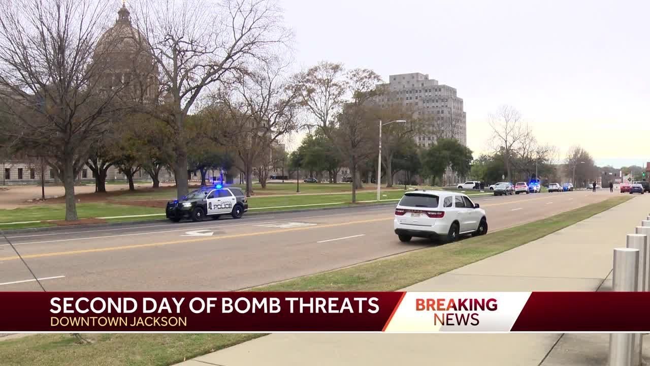 Breaking News: Bomb threats at courthouses - YouTube
