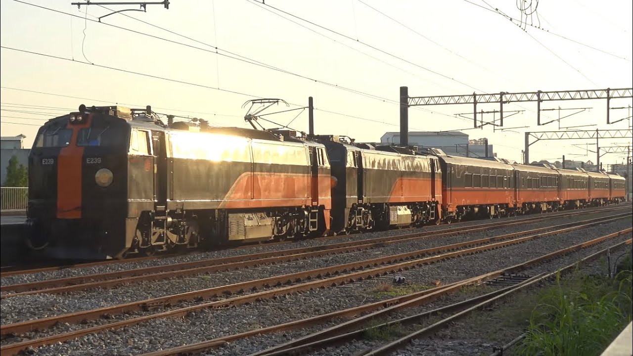 12/02/2023 台鐵 6026次 鳴日號觀光列車 本務E239+E238電力機車 斗南通過 / TRA two GE E42C leading “Future” Tourist ...