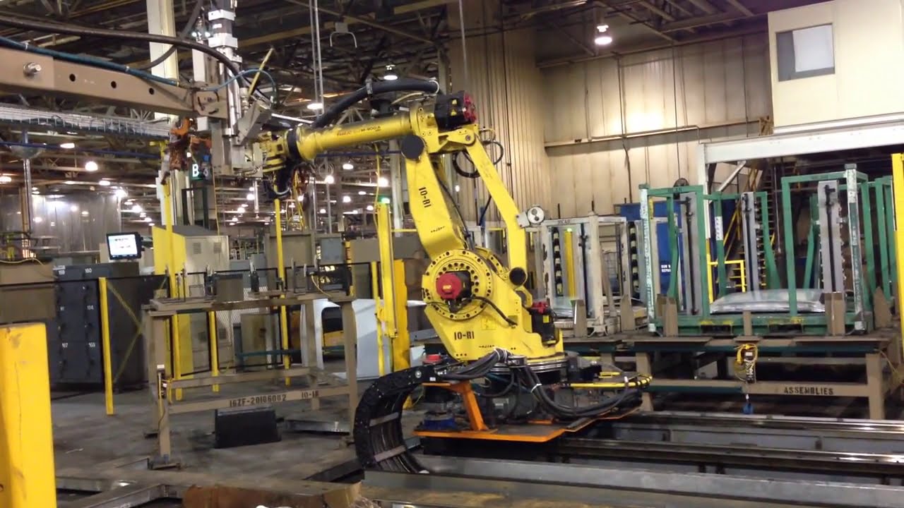 GLEASON: Automotive Robot with Gleason's PowerTrak Cable Carrier PT45G ...