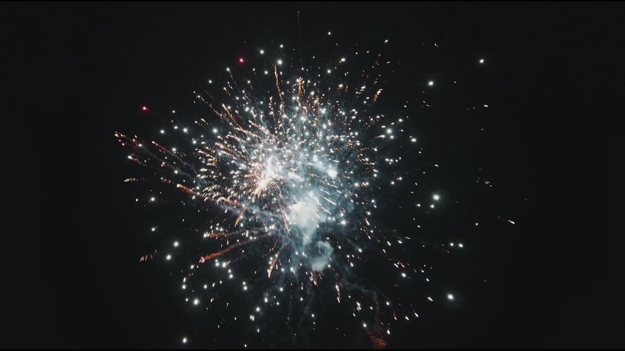 1.0" Massive Blinkerz Vuurwerktotaal - Oud en Nieuw 2017 2018 - YouTube