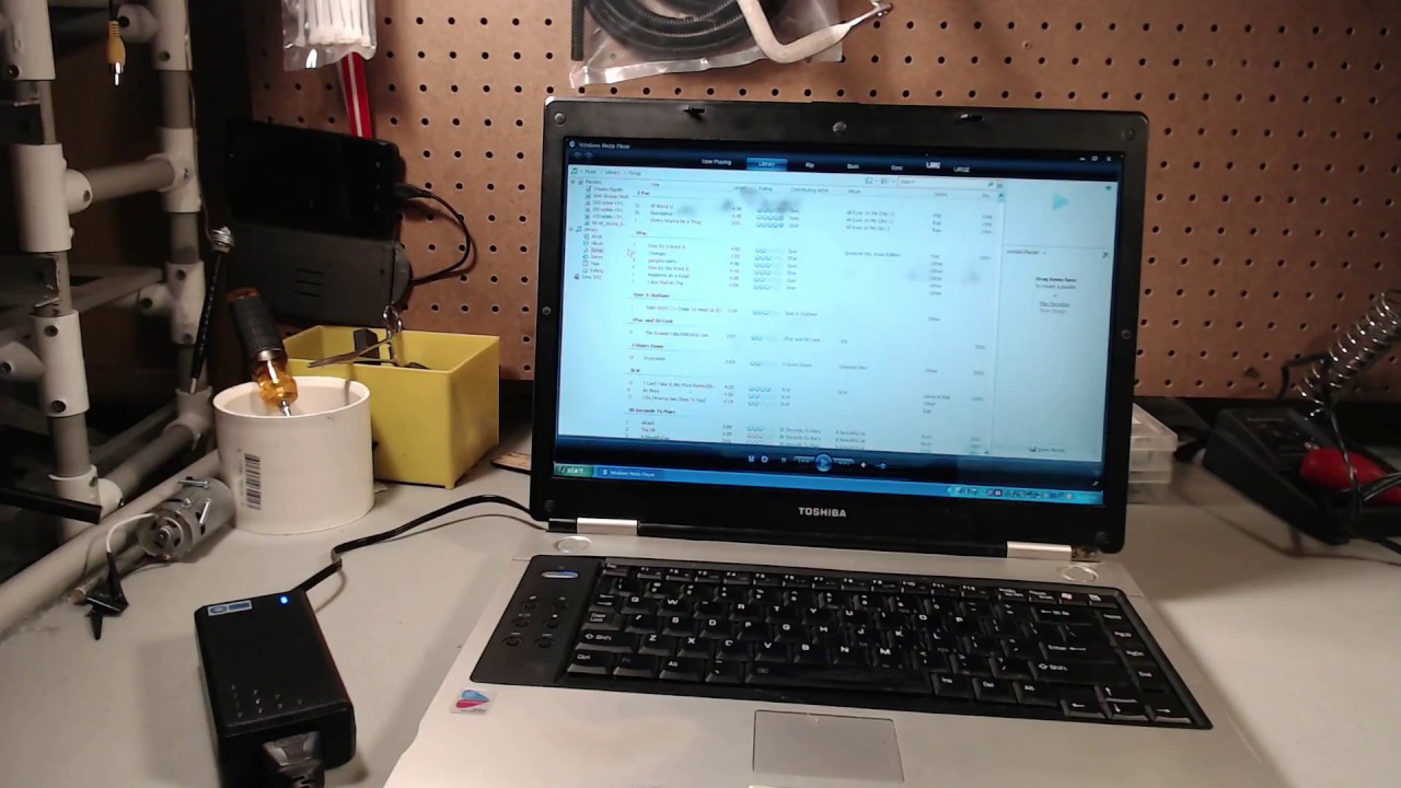 Overview of a Toshiba Satellite from 2005 - YouTube