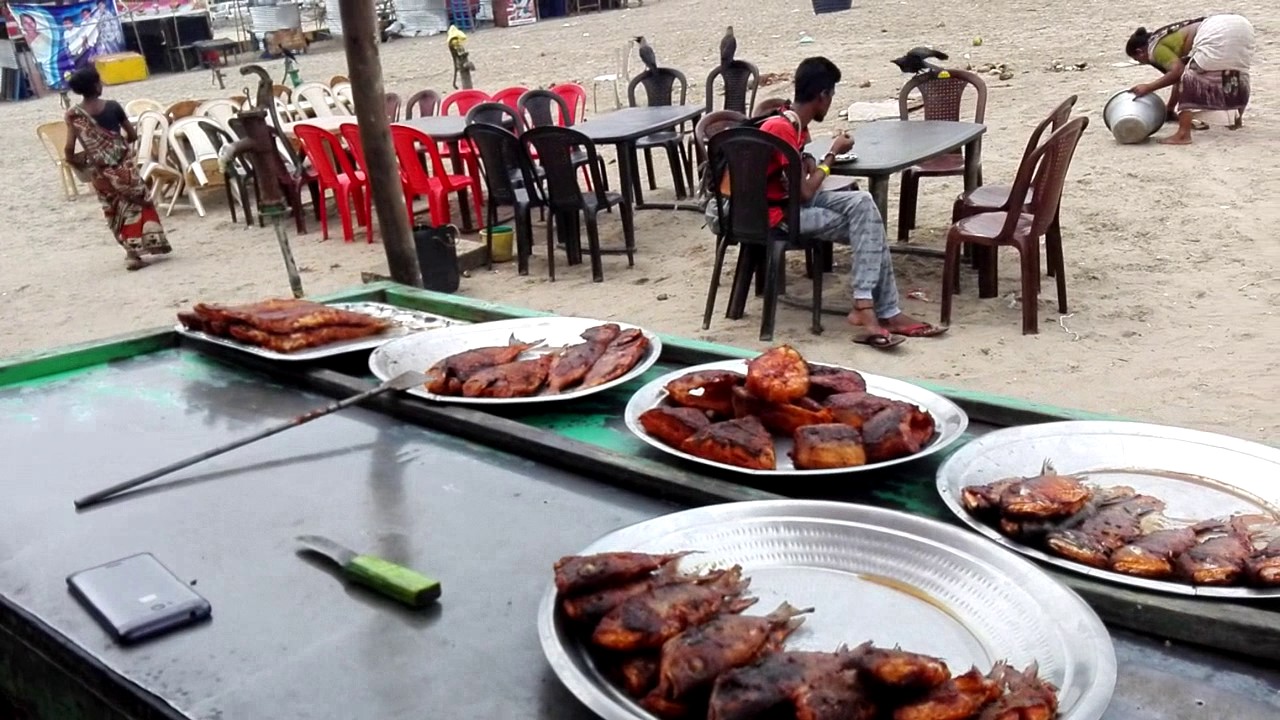 Most popular street food Aila fish fry in velankani beach street food ...