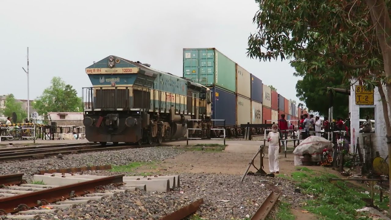 Just Wow : Super Giant Double Stack Container Train with SBI WDG4 Roars ...