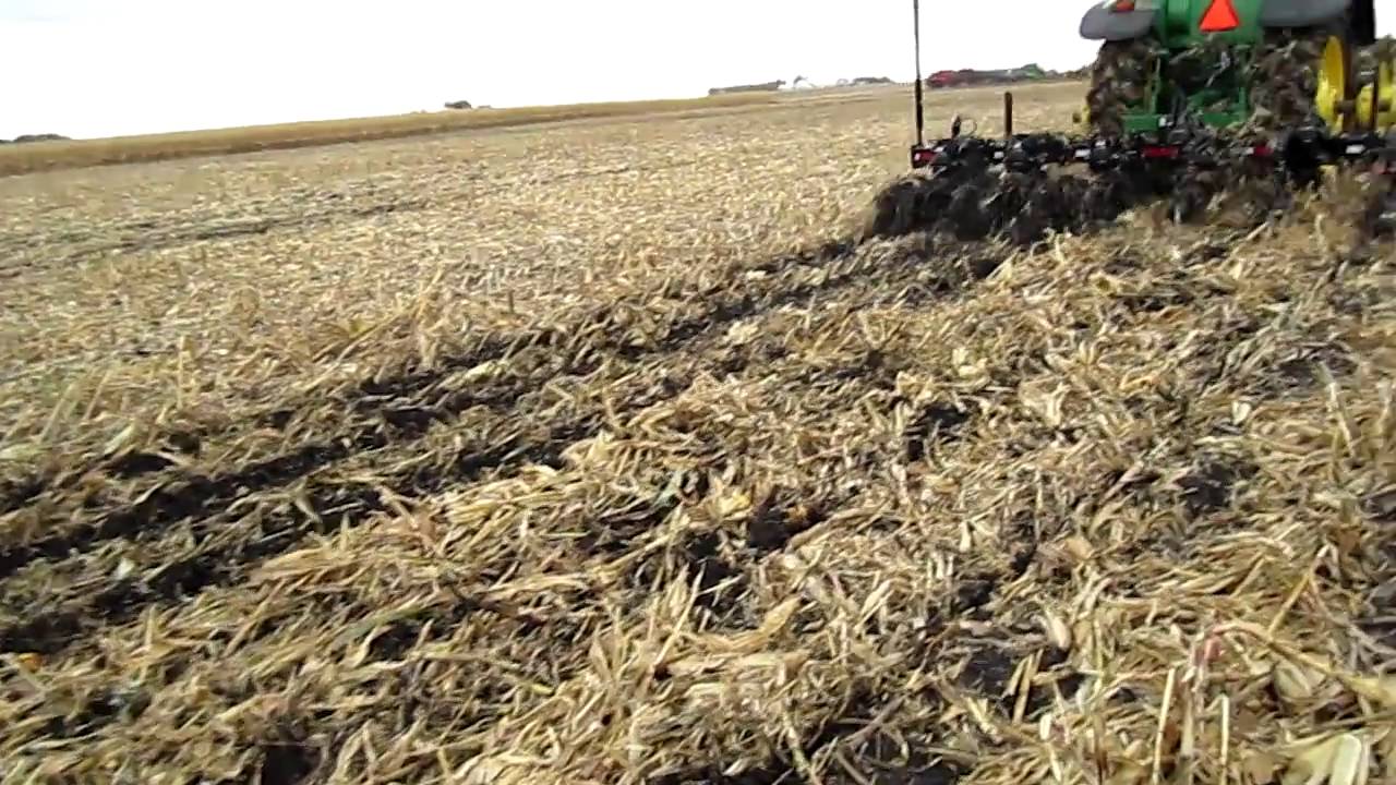Strip Till FIeld Demo at Farm Progress Show 2010 - YouTube