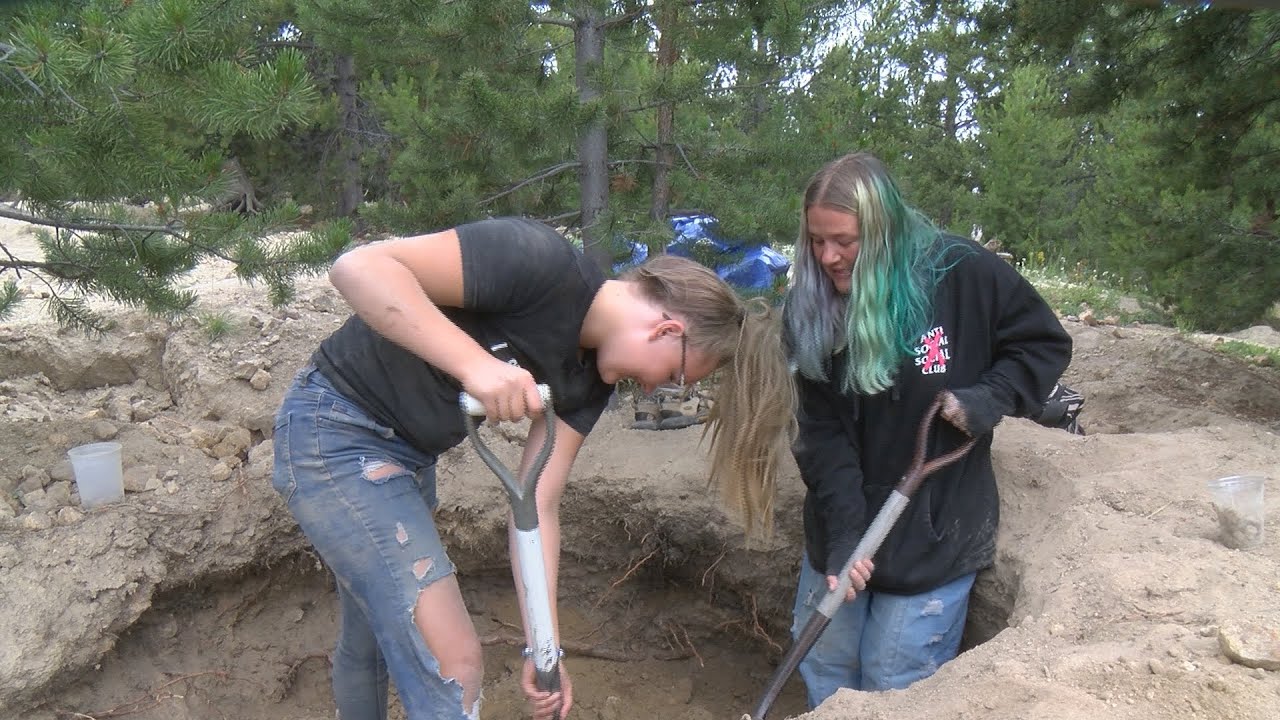 Montana Moment: Digging for crystals at Crystal Park, a rock hound's ...
