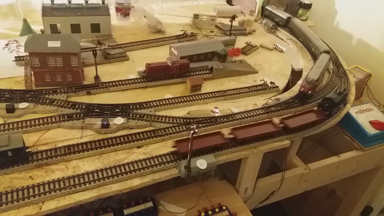 M-Gleisanlage im Aufbau - YouTube