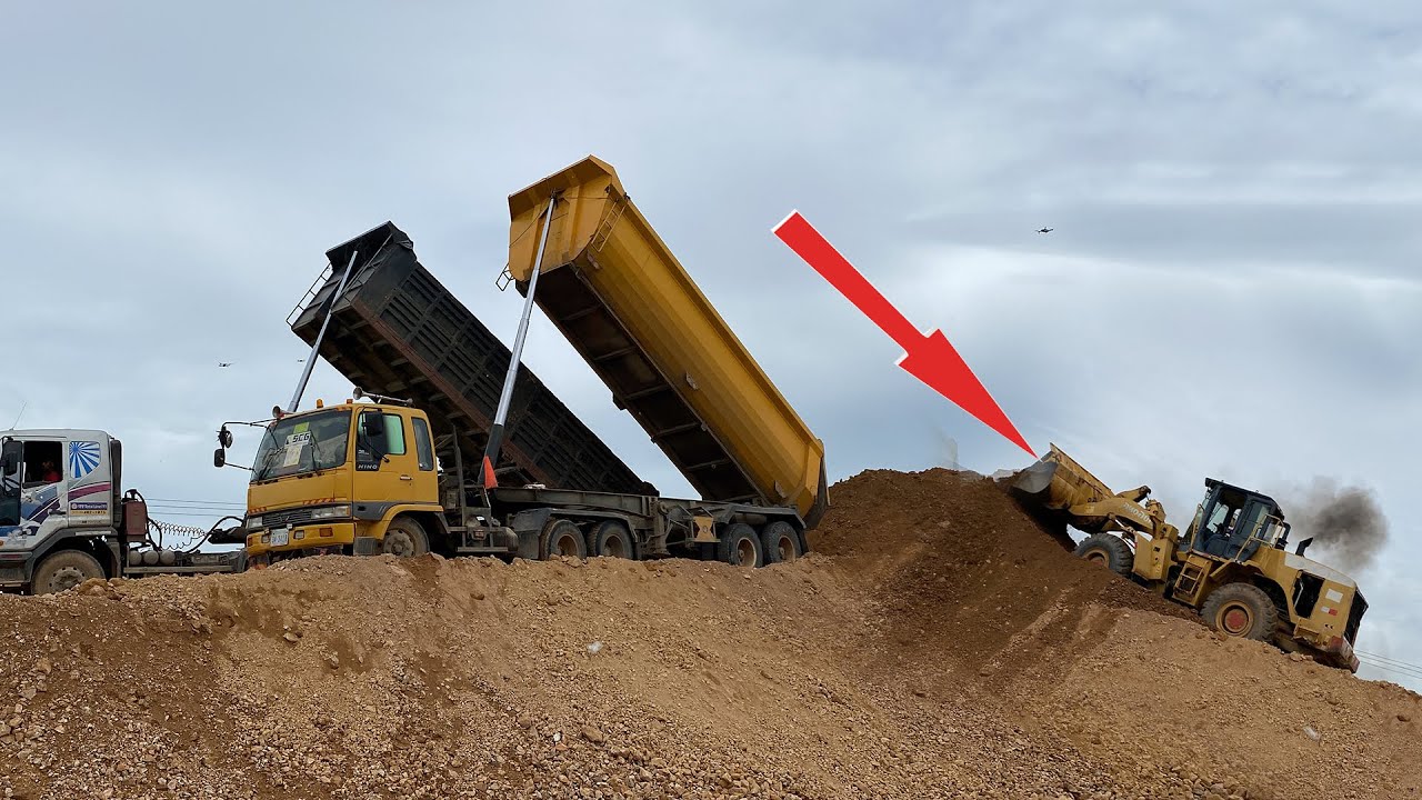 Amazing Liugong Wheel Loader push Soil, Road construction machinery ...