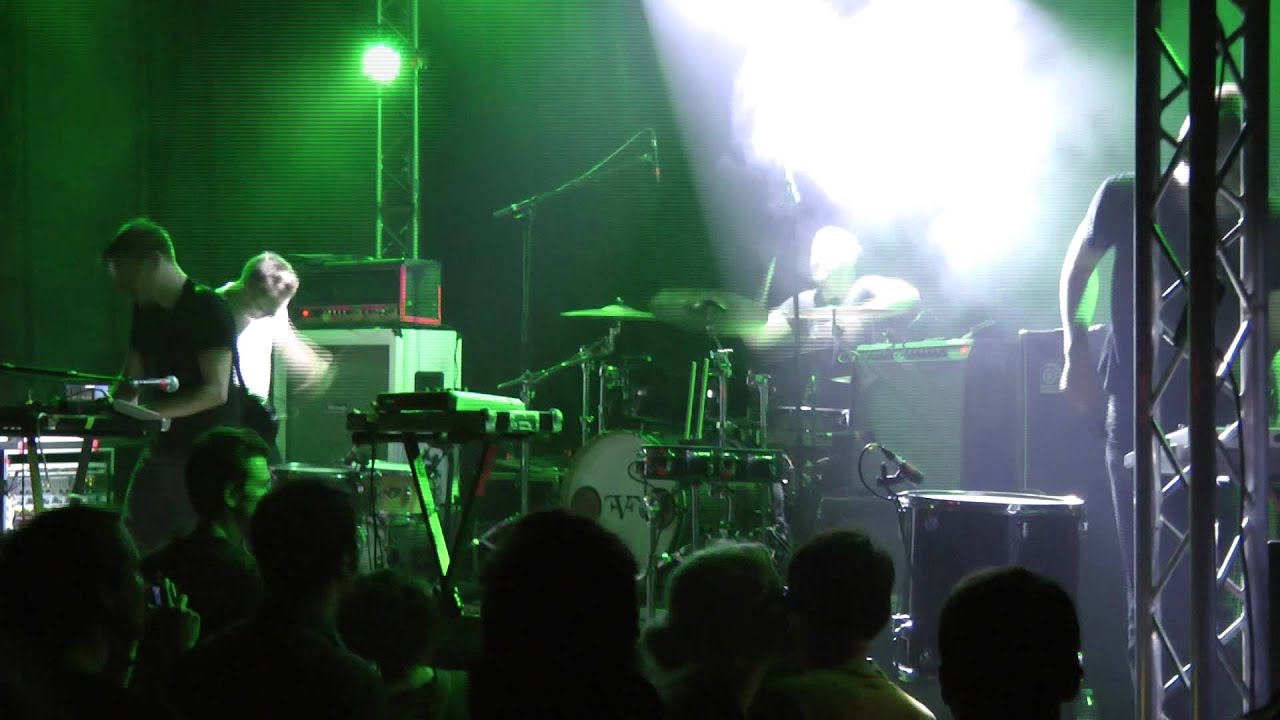 65daysofstatic - 07 - Dance Dance Dance (live 09th November 2010 Berlin, Lido) - 2cam - YouTube