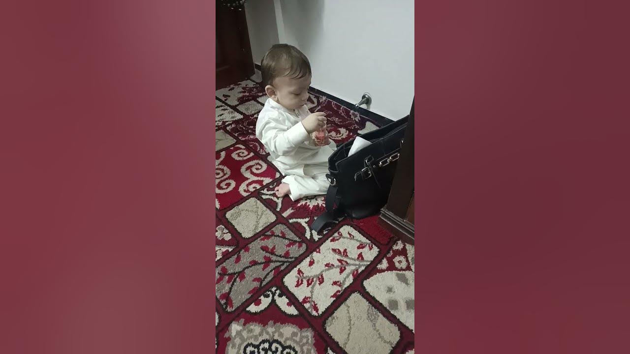 maa k bag sy chori 😂😂 #cute_theif #viralvideo #viralshort - YouTube