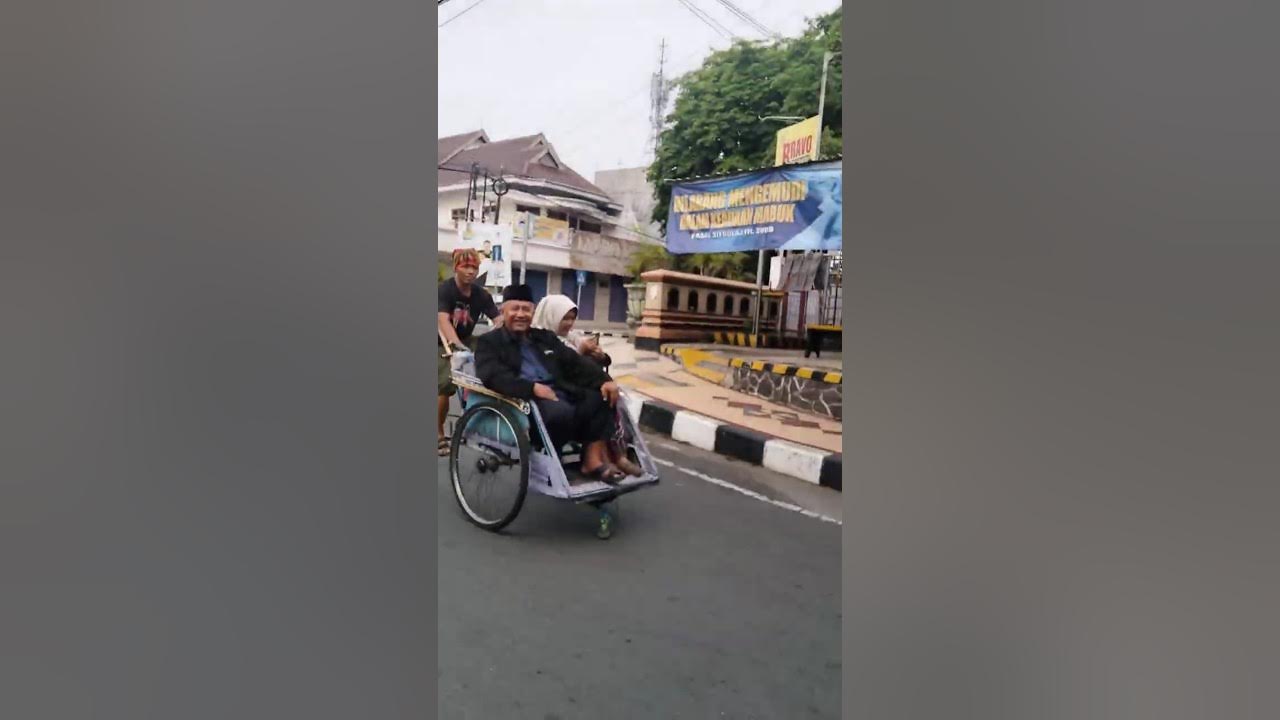 Becak Wisata Religi Sunan Bonang - YouTube