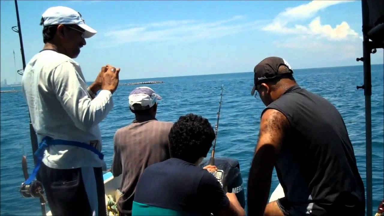 Wincent & Party Fishing with Loni 14.04.2014 - YouTube