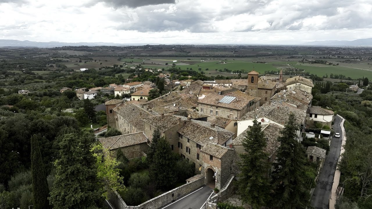 Paciano - Perugia - YouTube