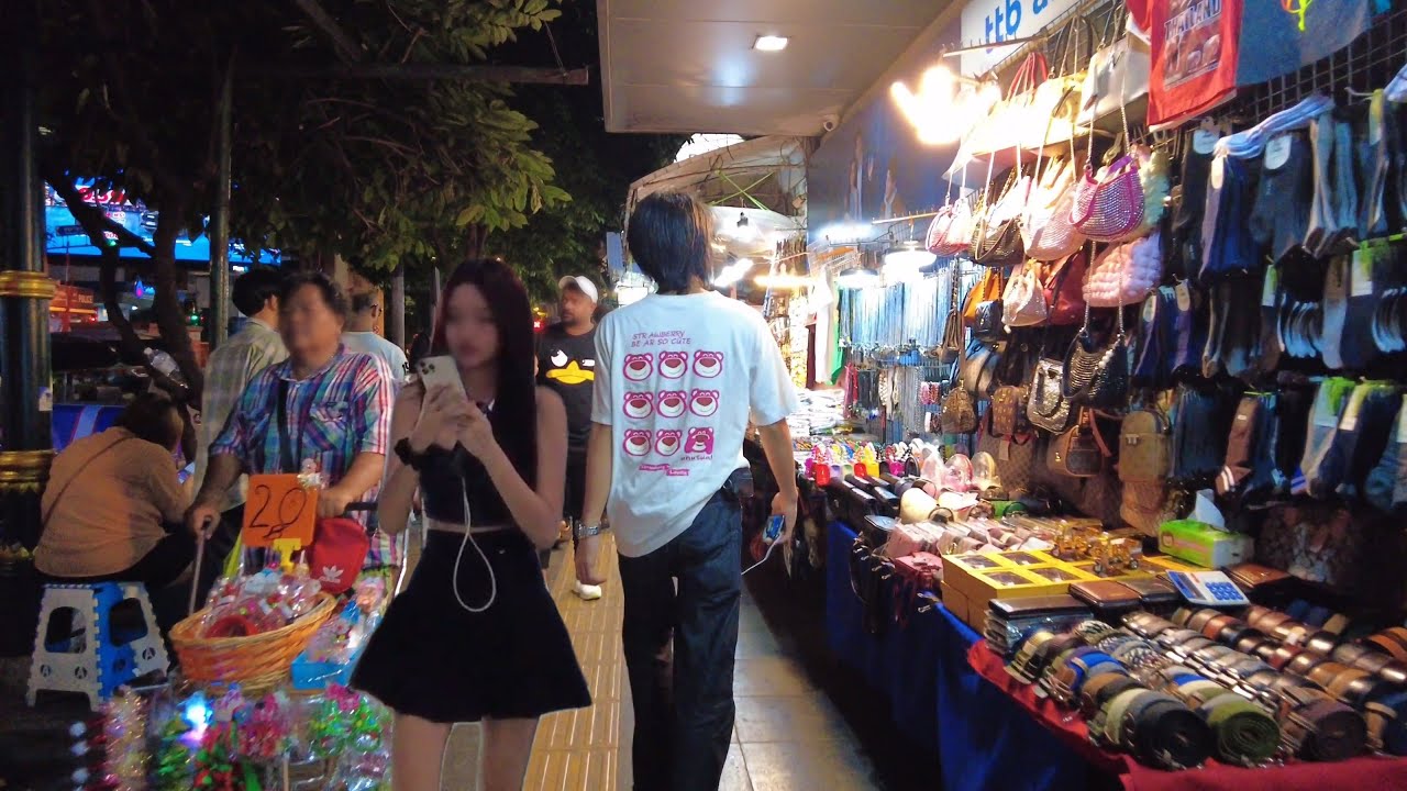4K 🇹🇭 Nana Area After Dark | Walking in Downtown Bangkok - YouTube