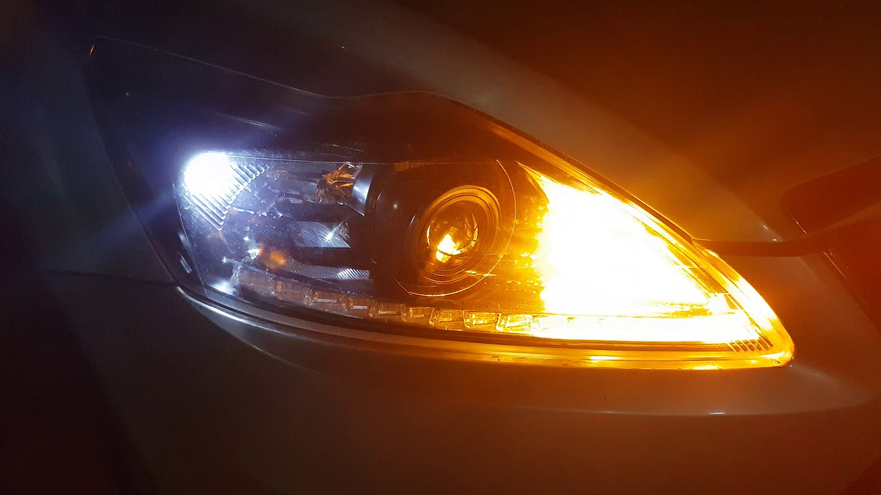 Ford Focus Led DRL sequencial - YouTube