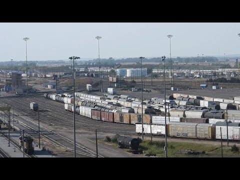 Union Pacific - Bailey Yard - Eastbound Hump Yard Action - Fast speed ...