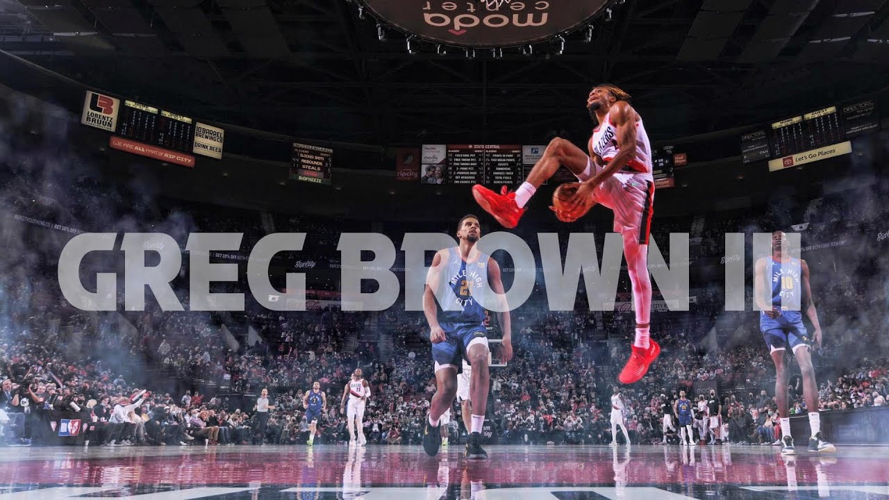 Greg Brown III between the legs dunk - YouTube
