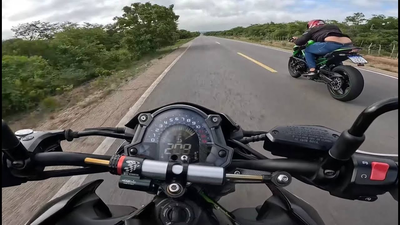 Z900 VS Z900 - YouTube