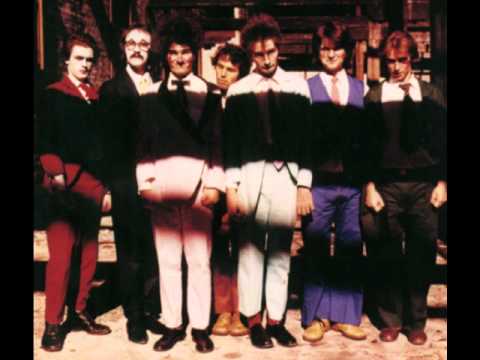 Split Enz - Sweet Dreams [Live 1975 - Melbourne - Total Theatre] - YouTube