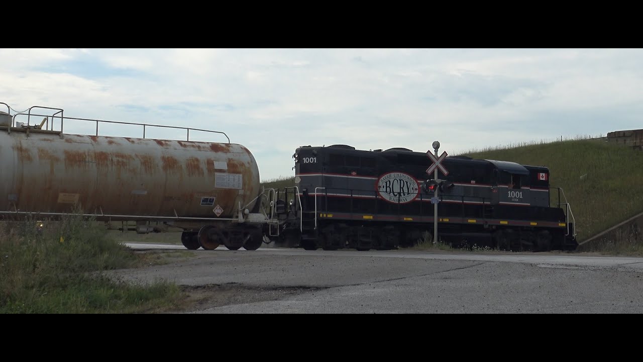 [4K] BCRY 1001 short line train with an AMAZING horn!!! - YouTube