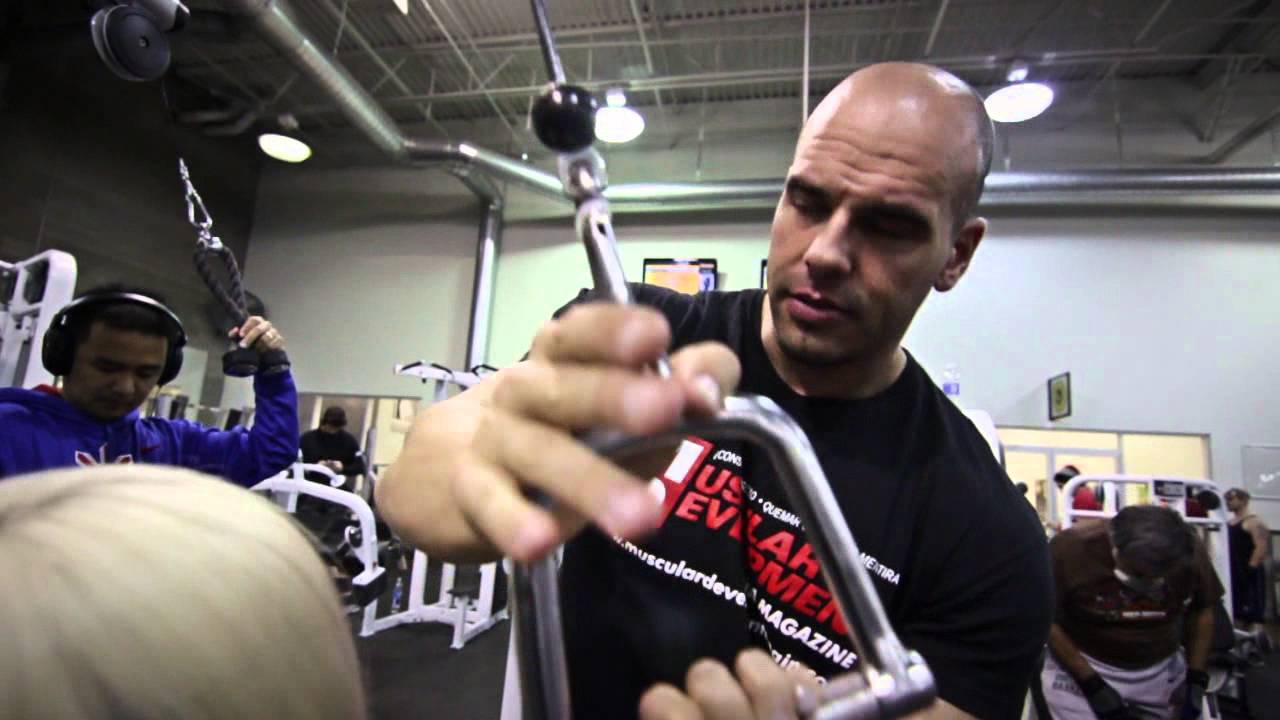 Larissa Reis, Back Workout round Arnold Classic Ohio 2014 - YouTube