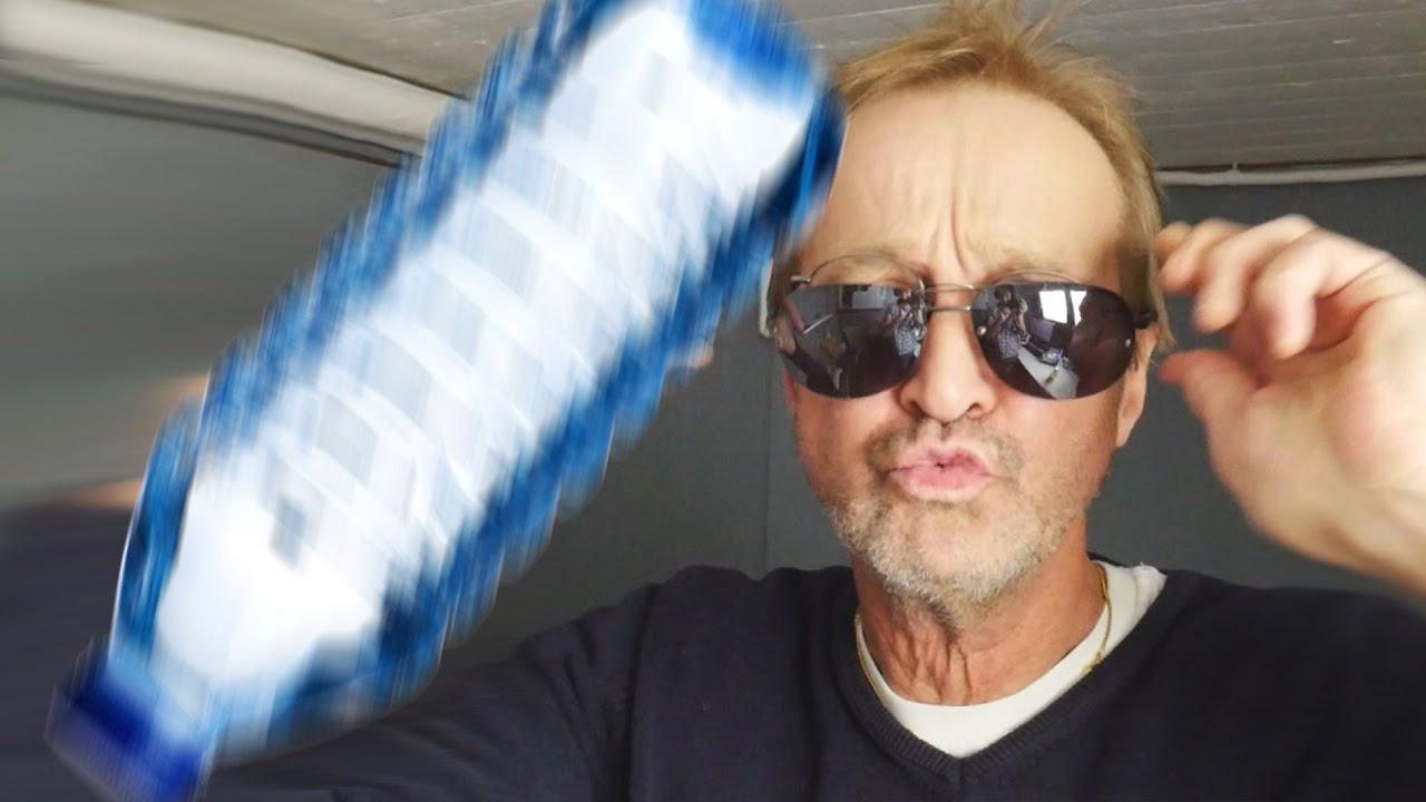 GAMMAL GUBBE GÖR BOTTLEFLIP! (Q&A) - YouTube