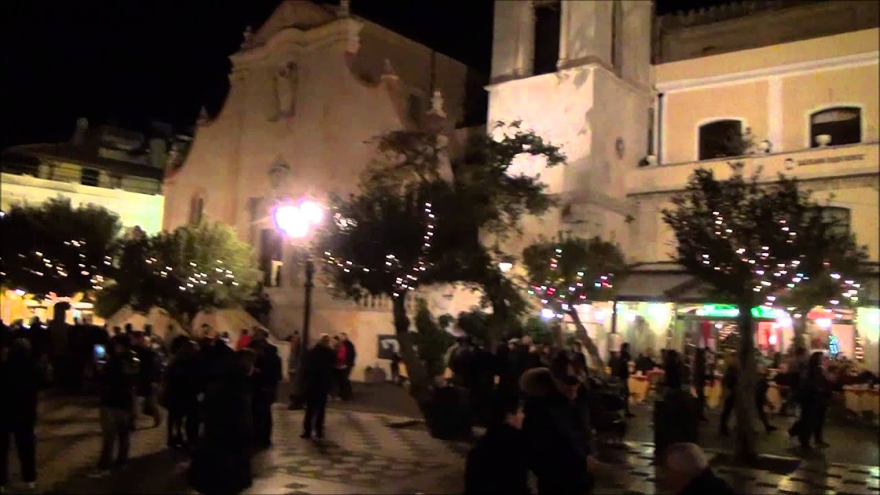 Taormina, Sicily at Christmas - YouTube