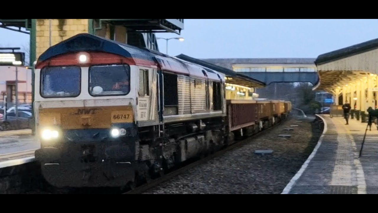 Trains at Chippenham | Inc. NWT 66747 on ballast to Thingley Junction ...