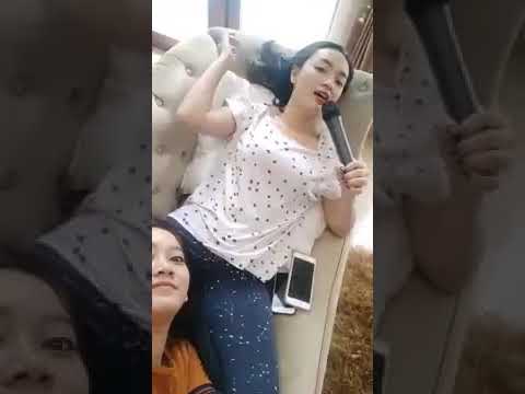 VIRAL..BIGO LIVE JANDA CANTIK TANPA SADAR NGANGKANG DAN KELIHATAN