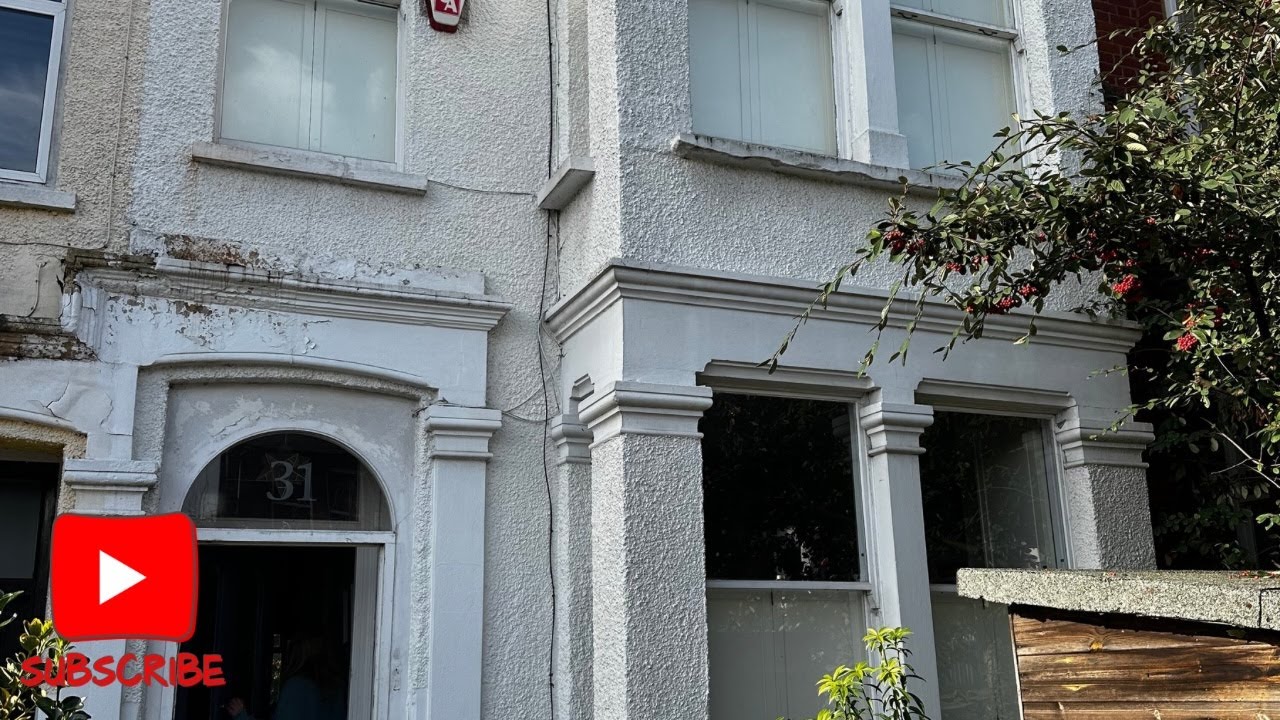 PEBBLE DASH REMOVAL: BRICK RESTORATION MAGIC IN STREATHAM - YouTube