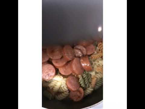 Cookin’ w/ Keylolo 👩🏽‍🍳 :Shrimp and sashi (Sausage) Rotini🤤