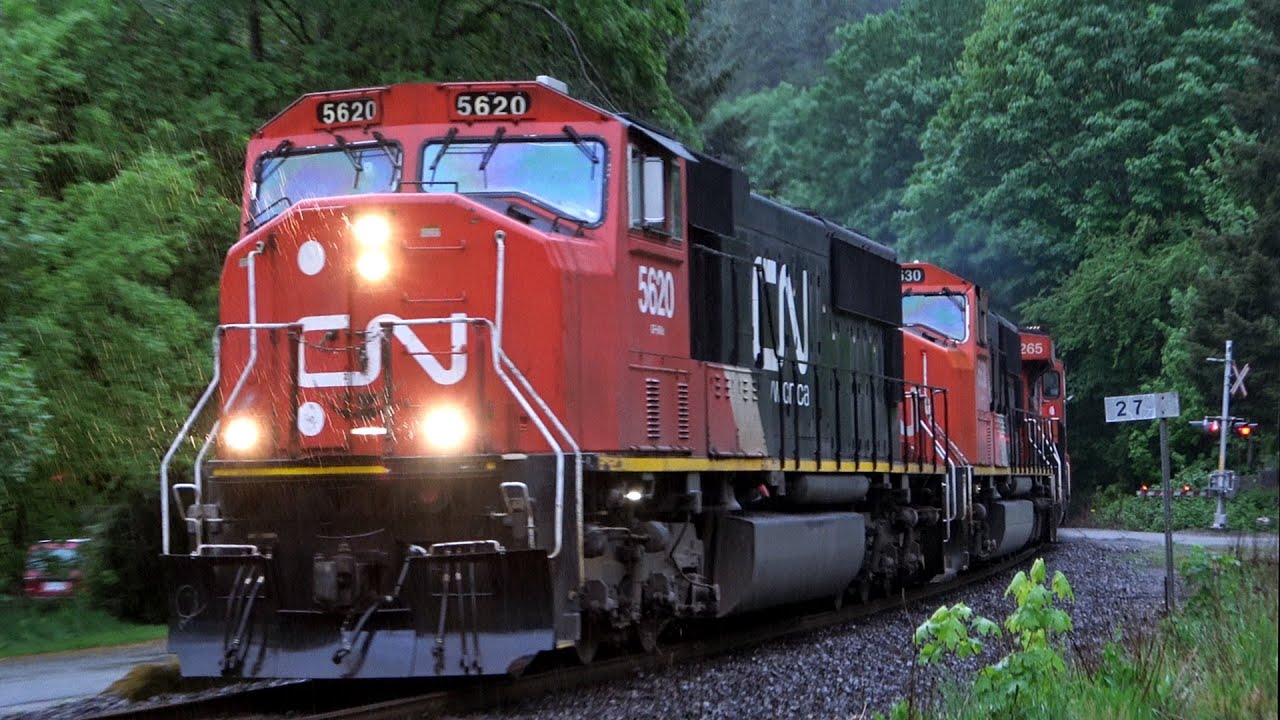 EMDs In The Lead! VIA RAIL F40PH-2 Passenger And CN SD70i Freight Train ...