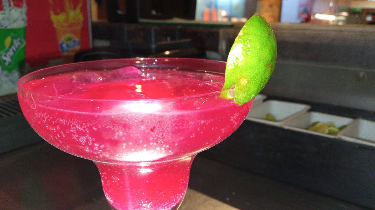 HOW TO MAKE LADY IN RED🍸😍 #strawberry #mocktail #drinks #beverage # ...