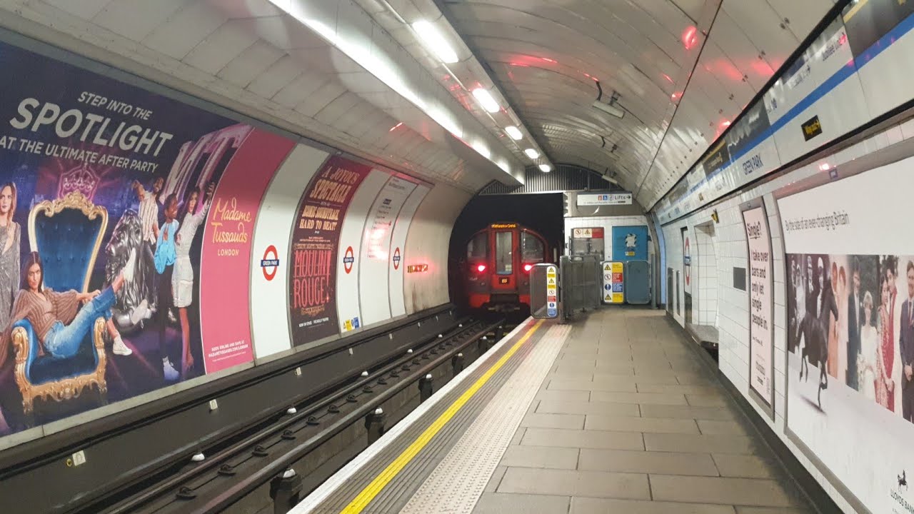Journey on The Victoria line Brixton to Green Park - YouTube