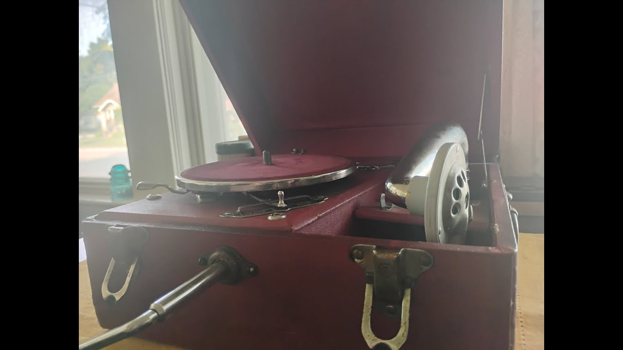 Old Maid Tango on the Little Red Phono - YouTube